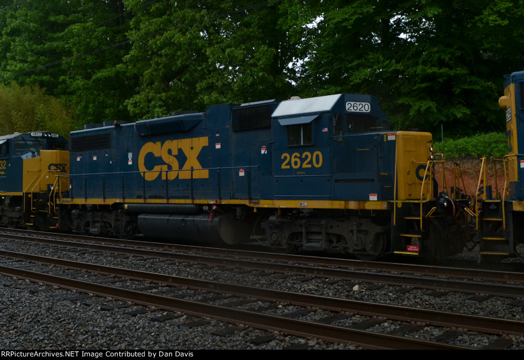 CSX GP38-2 2629 trails on Q418-23